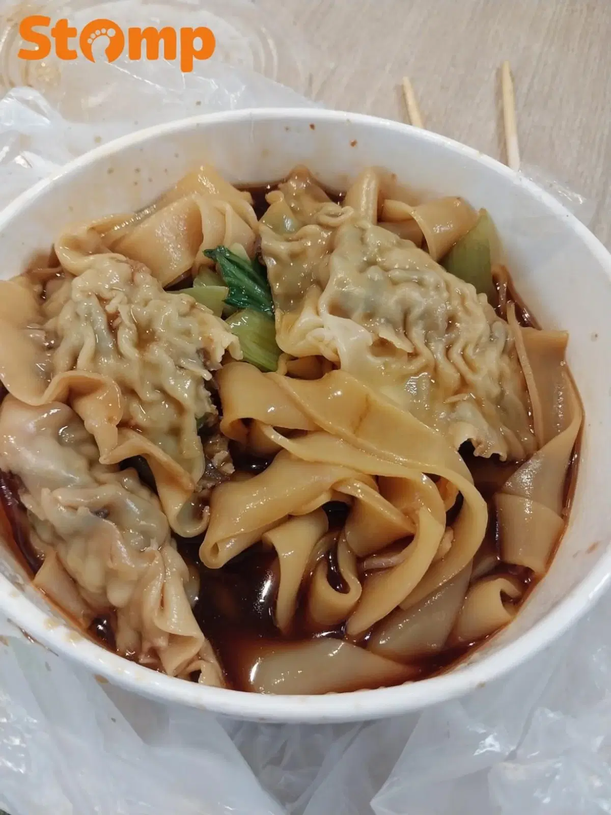 S'porean Woman Lodges Police Report Against Stall For Putting Chilli ...